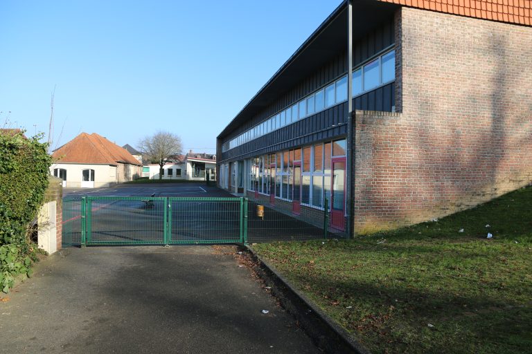 école Hector Malot entrée rte de Bourdon - Mairie de Flixecourt